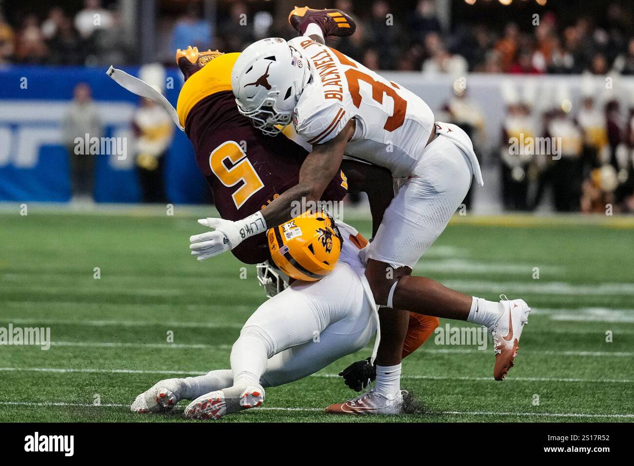Texas linebacker Morice Blackwell Jr. (37) hits Arizona State wide ...