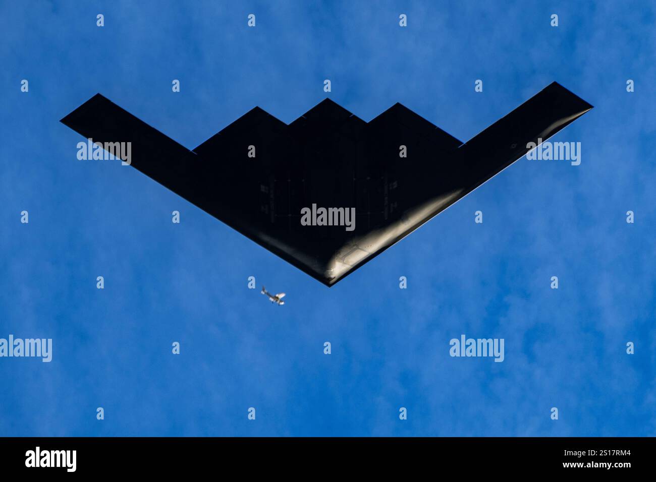 A U.S. Air Force B-2 Spirit stealth bomber airplane flies over the ...