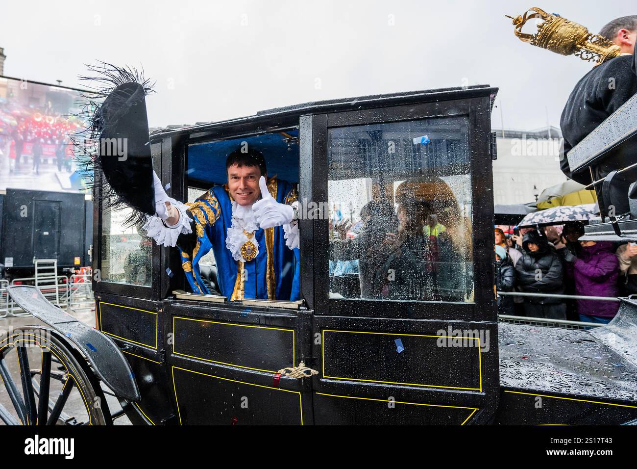 London, UK. 1st Jan, 2025. A ostier Carriage carrying the Lord Mayor of ...