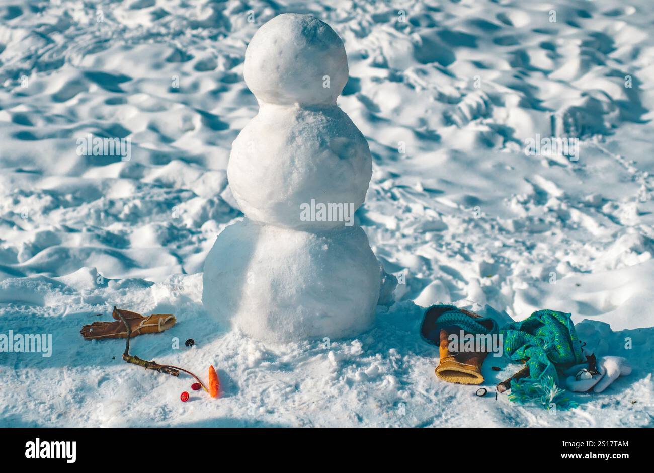 Making snowman and winter fun. New year Christmas concept. Making ...
