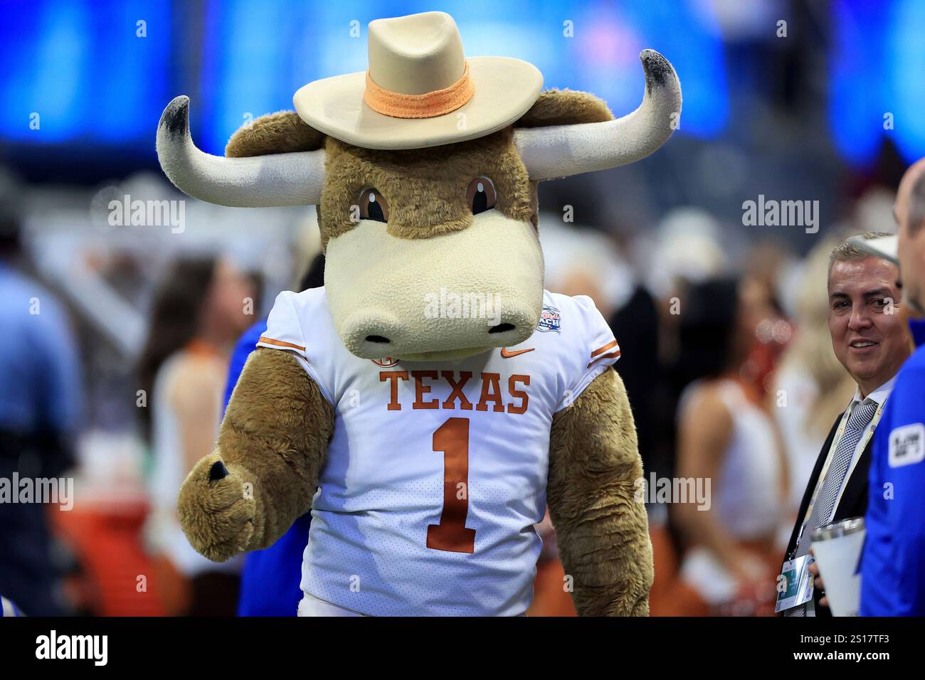 ATLANTA, GA - JANUARY 01: Texas mascot Hook 'Em during the Texas ...