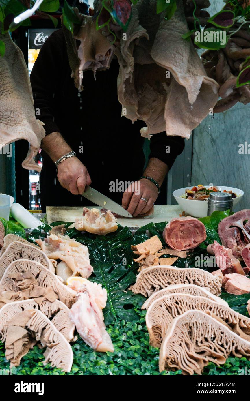 Street food Neapolitan "O Pere e o muss Stock Photo - Alamy