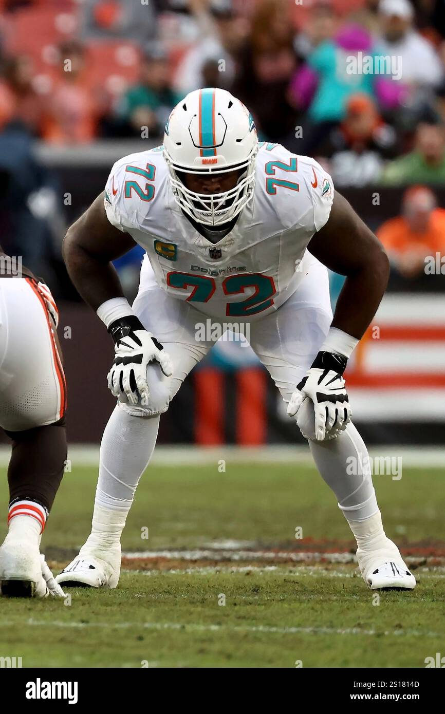 Miami Dolphins offensive tackle Terron Armstead (72) lines ups or a play during an NFL football ...