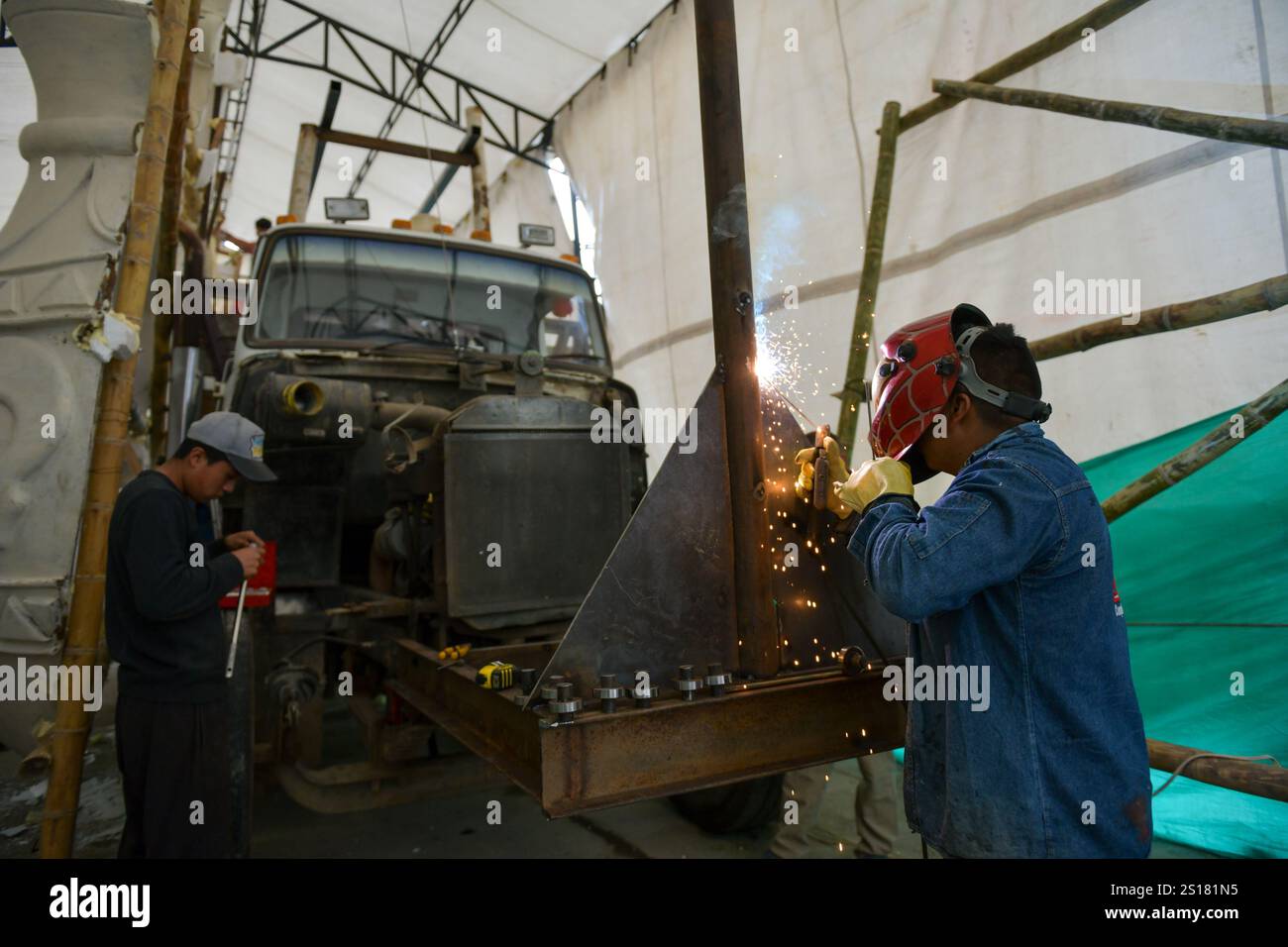 Pasto, Colombia. 09th Dec, 2024. The workshop of master sculptor ...