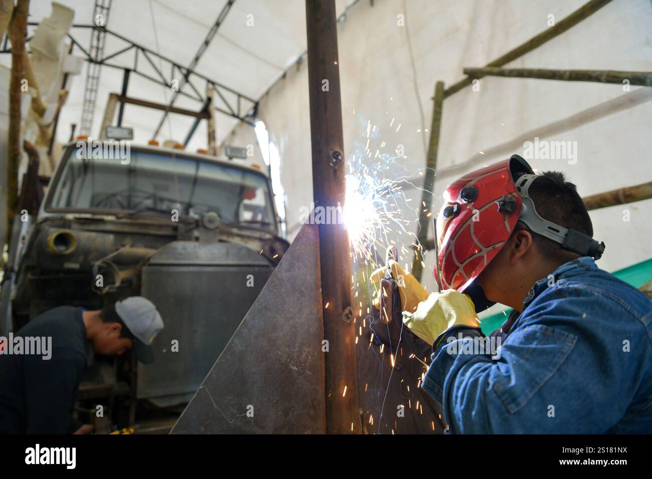 Pasto, Colombia. 09th Dec, 2024. The workshop of master sculptor ...
