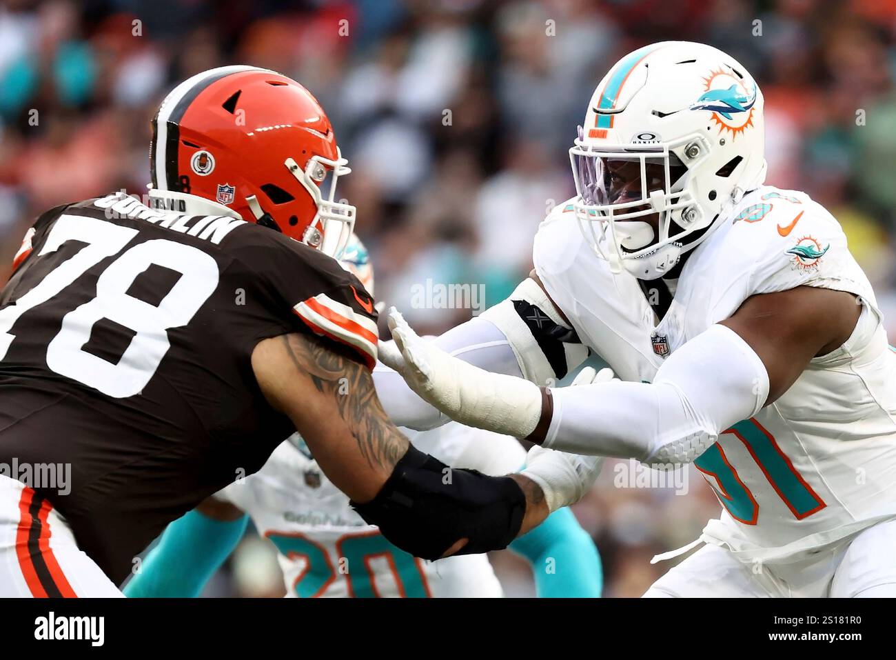 Cleveland Browns offensive tackle Jack Conklin (78) blocks Miami ...