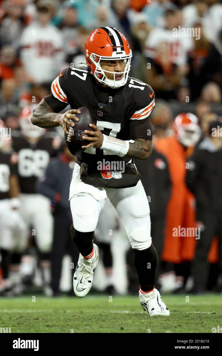 Cleveland Browns quarterback Dorian Thompson-Robinson (17) drops back ...
