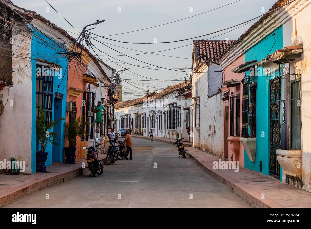 MOMPOX, COLOMBIA - MARCH 1, 2023: Colonial street in Santa Cruz de ...
