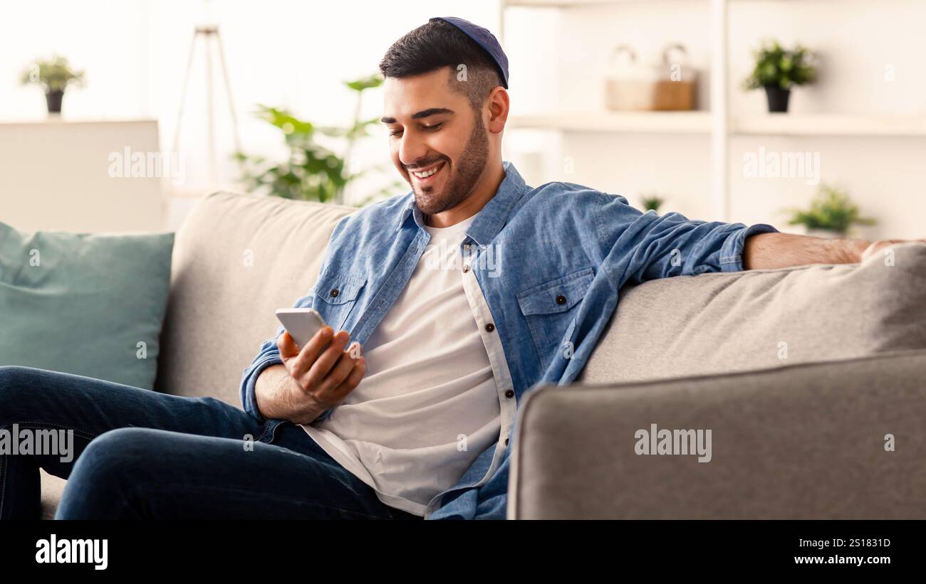 Man smiling holding israeli hi-res stock photography and images - Alamy