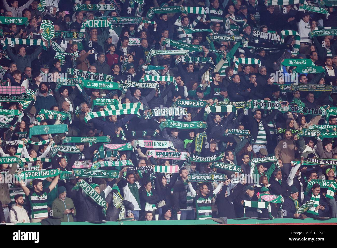 Lisbon, Portugal. 29th, December 2024. Football fans of Sporting CP ...