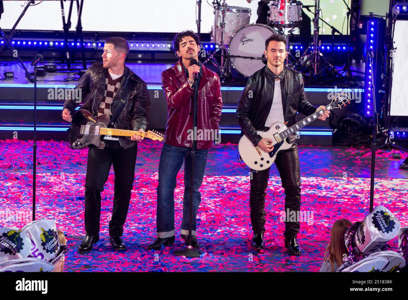 From left, Nick Jonas, Joe Jonas and Kevin Jonas of the Jonas Brothers ...
