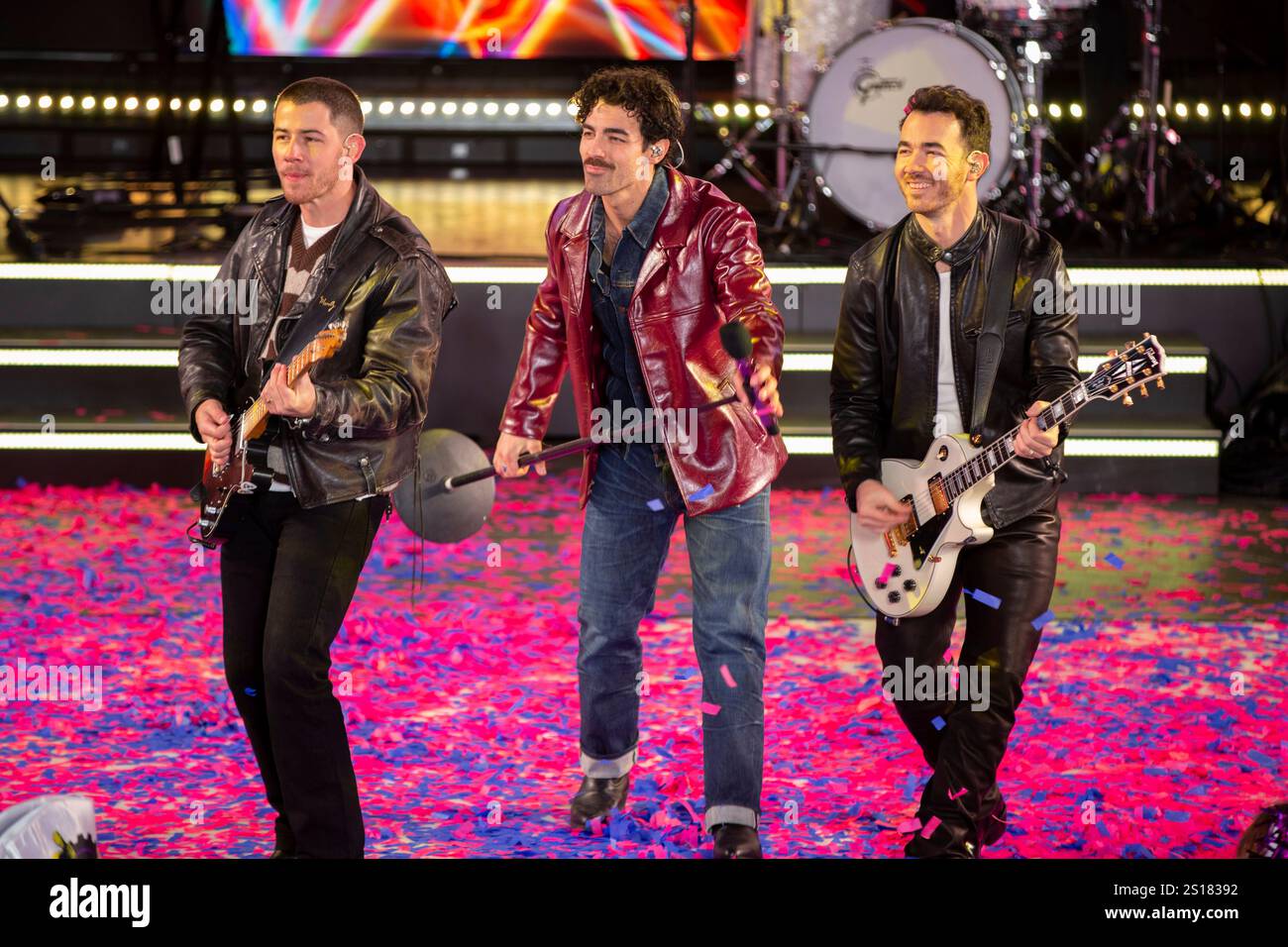 From left, Nick Jonas, Joe Jonas and Kevin Jonas of the Jonas Brothers ...