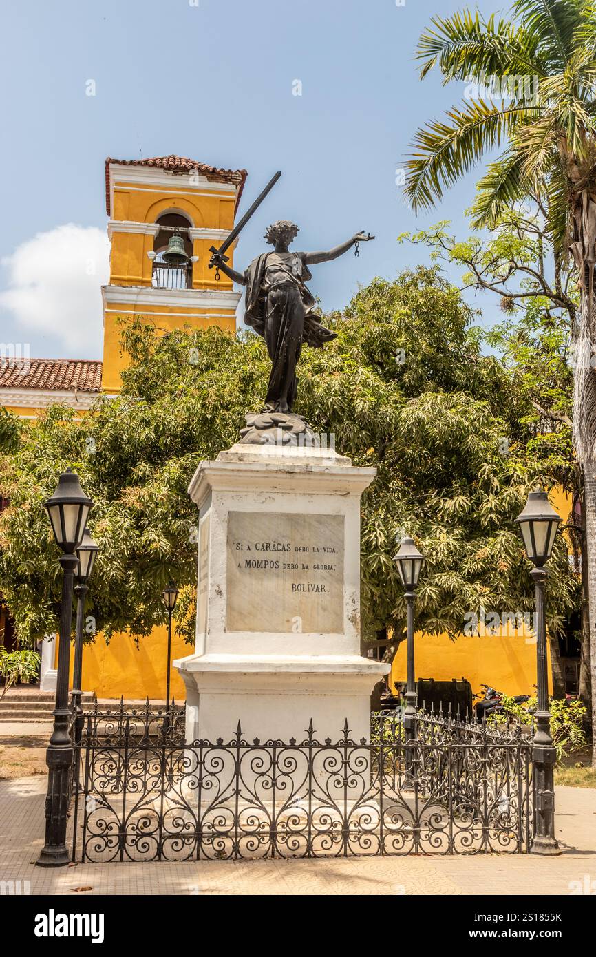 MOMPOX, COLOMBIA - MARCH 3, 2023: Statue of Liberty in Santa Cruz de ...
