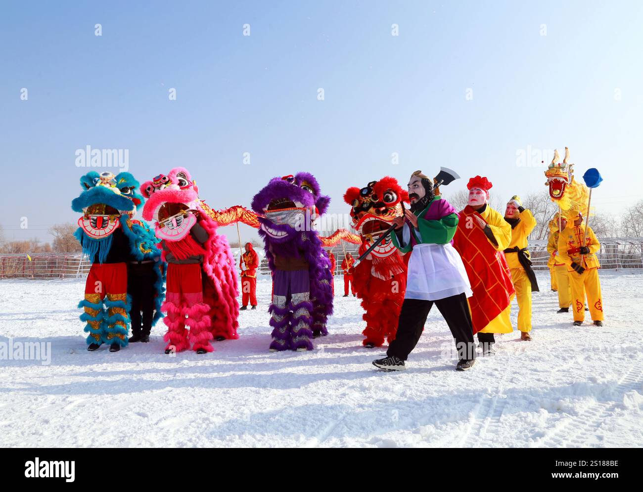 Aksu, China. 02nd Jan, 2025. AKSU, CHINA - JANUARY 1, 2025 - Villagers ...