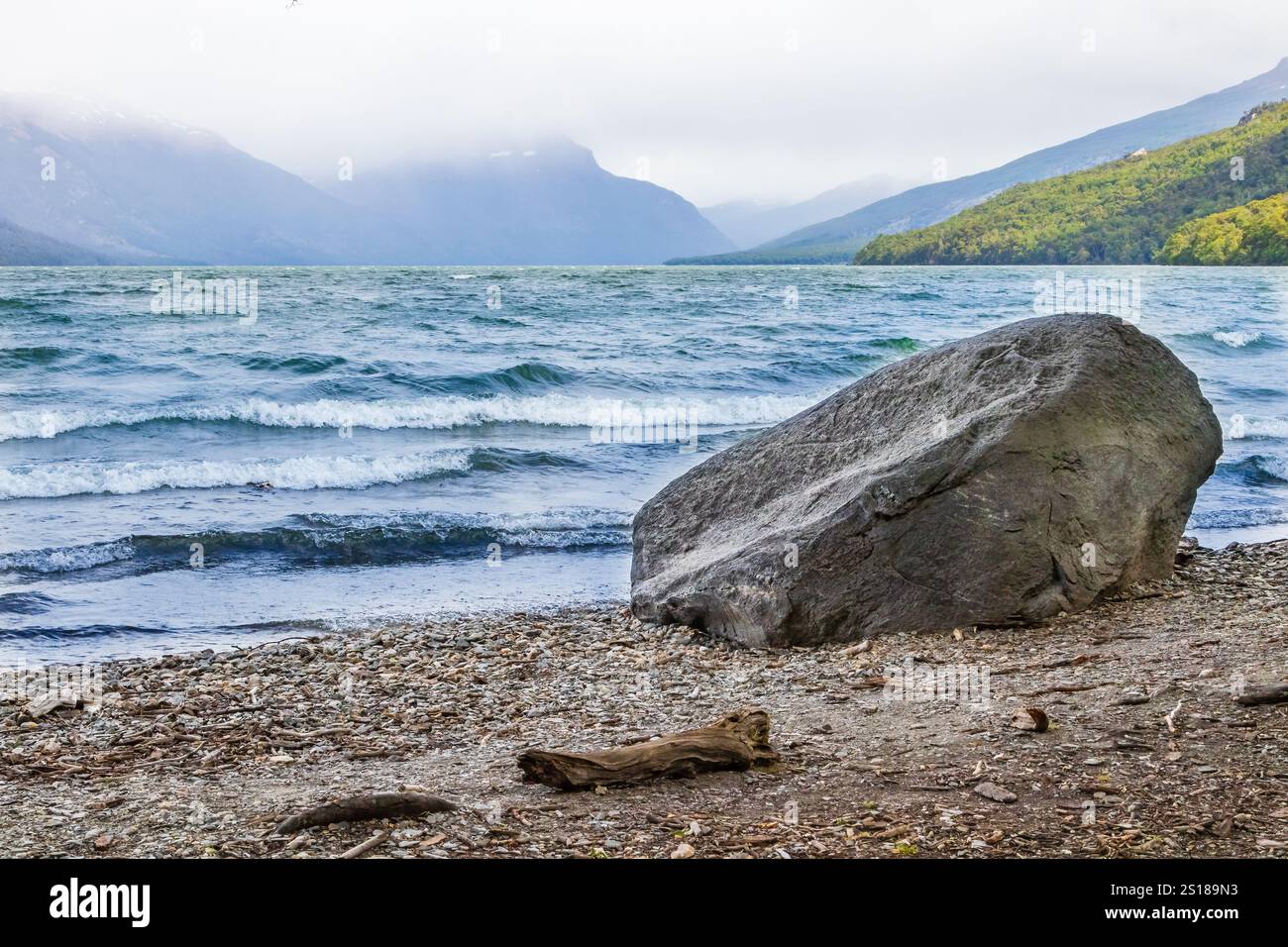 Roca de tierra hi-res stock photography and images - Alamy