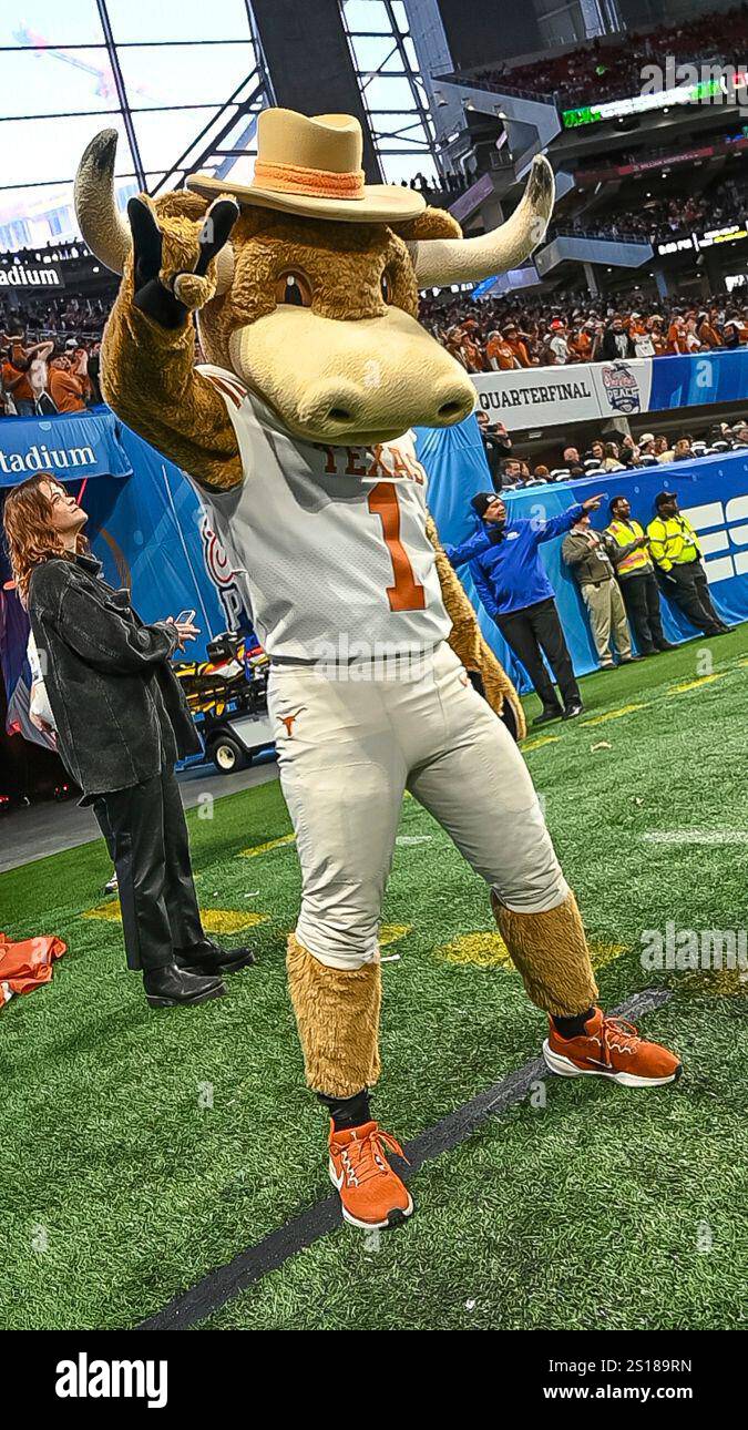 ATLANTA, GA - JANUARY 01: Texas Longhorns mascot Hook'em during the ...