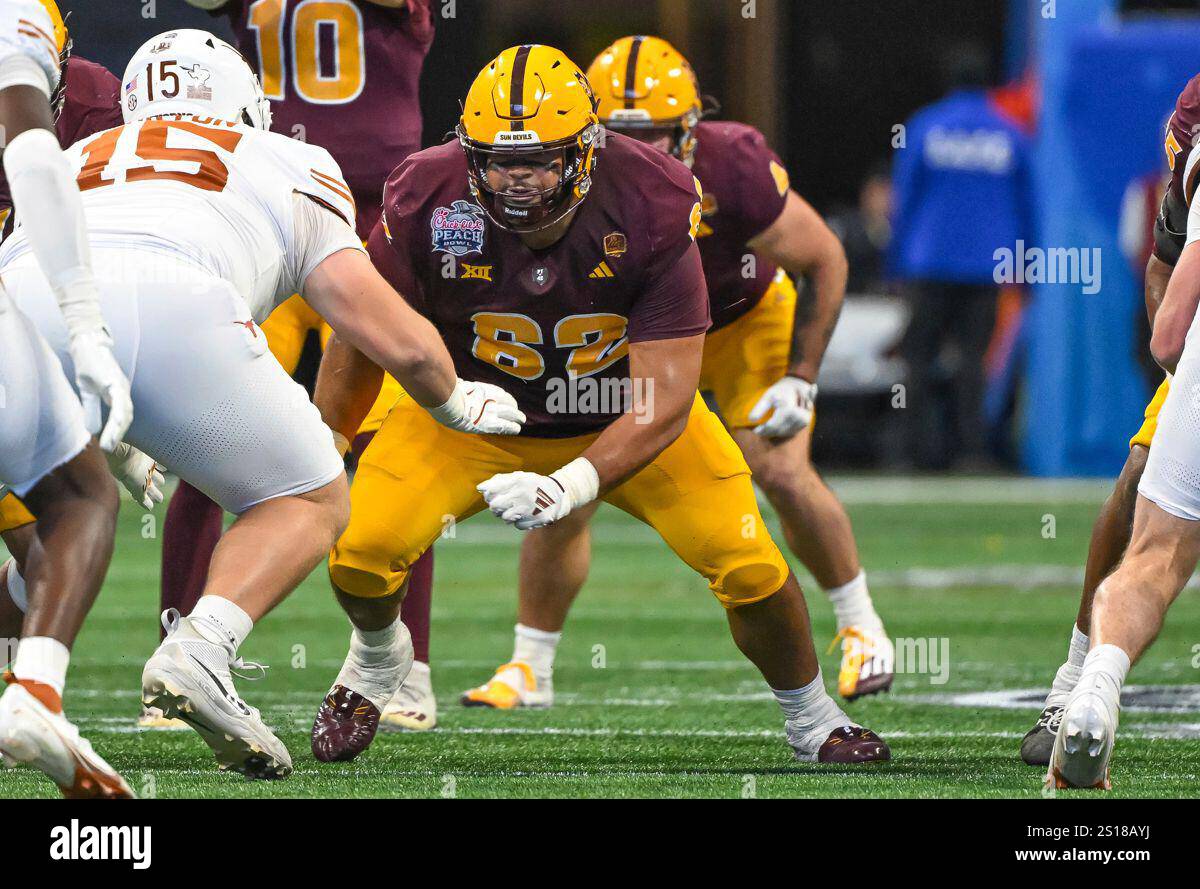 ATLANTA, GA - JANUARY 01: Tight End James Giggey #45 of the Arizona ...