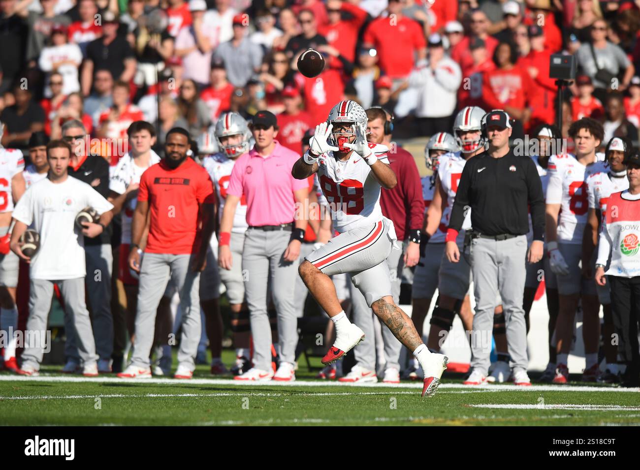 PASADENA, CA - JANUARY 01: Tight End Gee Scott Jr. #88 of the Ohio ...
