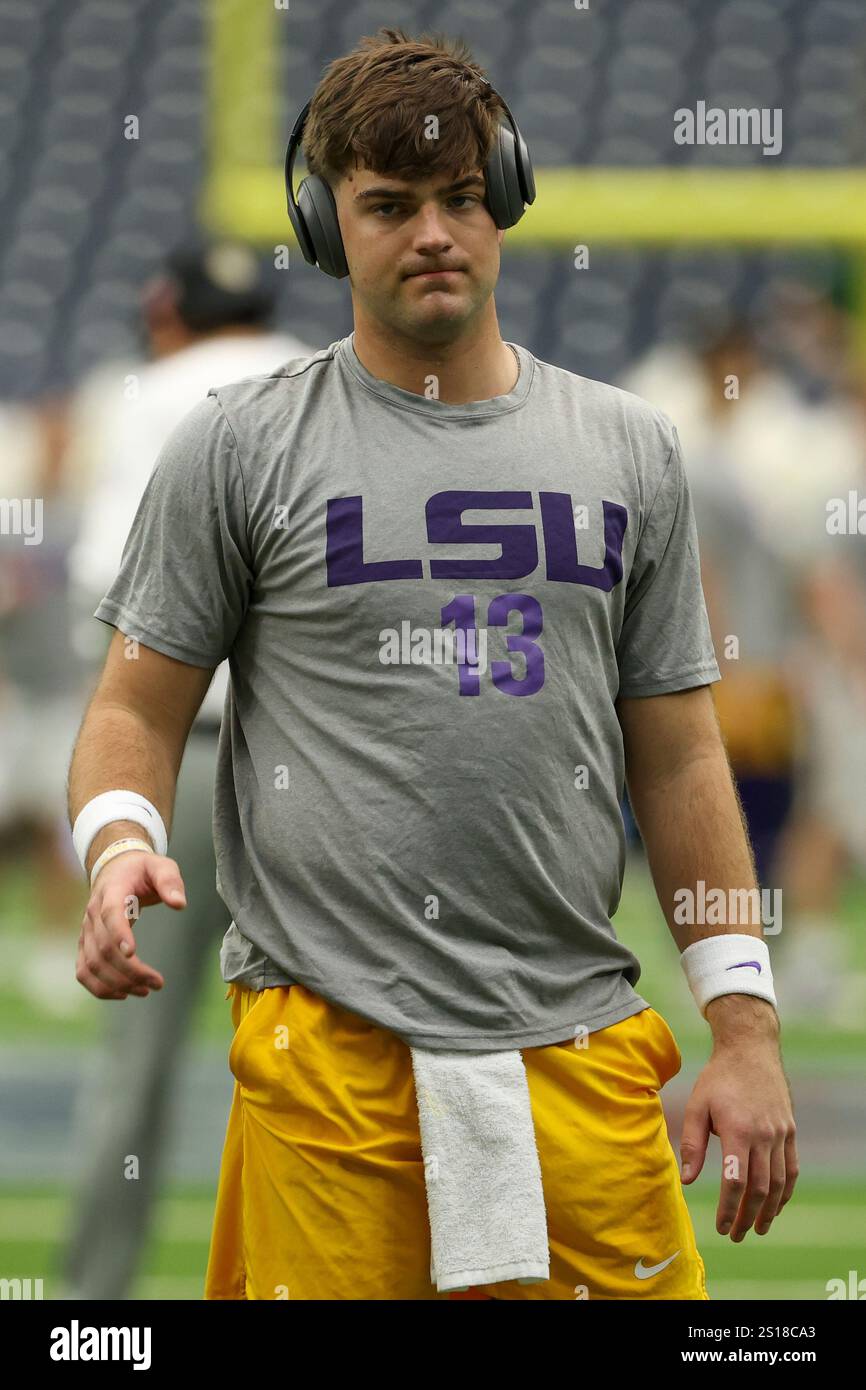 HOUSTON, TX - DECEMBER 31: LSU Tigers quarterback Garrett Nussmeier (13 ...