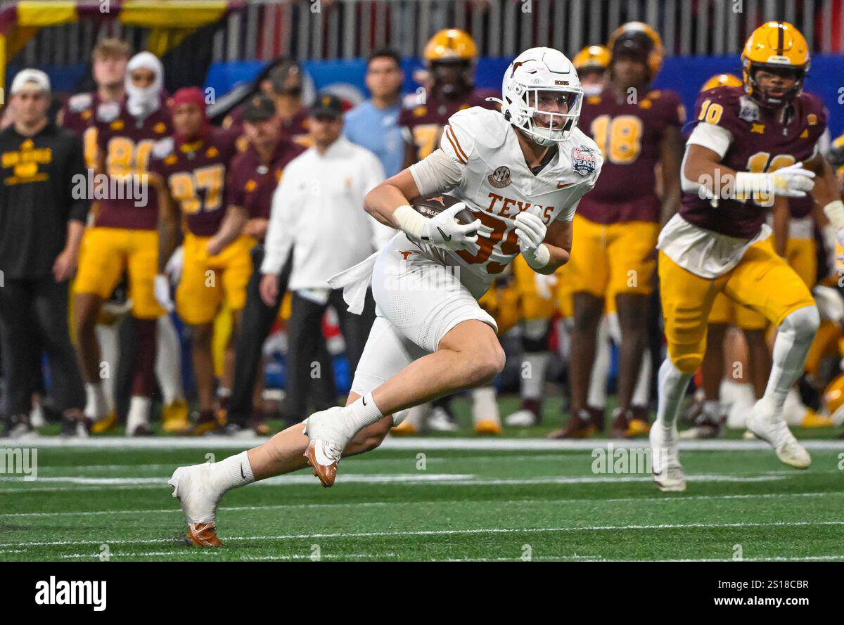ATLANTA, GA - JANUARY 01: Wide Receiver Rett Andersen #35 of the Texas ...