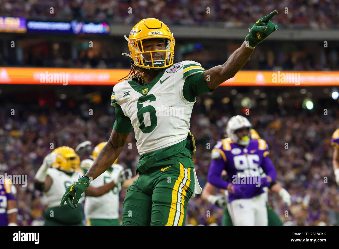HOUSTON, TX - DECEMBER 31: Baylor Bears wide receiver Ashtyn Hawkins (6 ...
