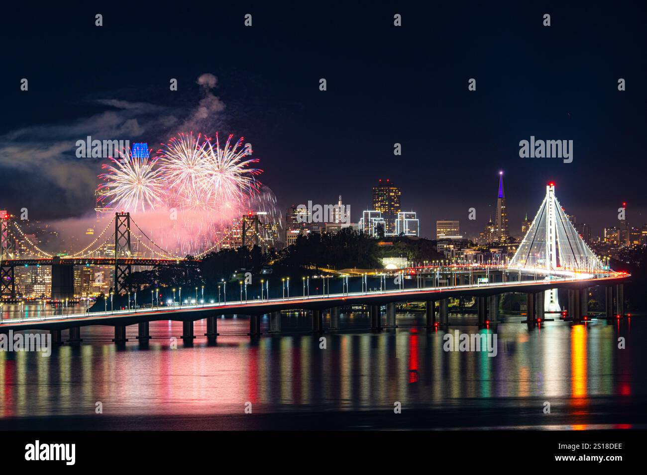 Fogos sobre a cidade de san francisco hi-res stock photography and ...