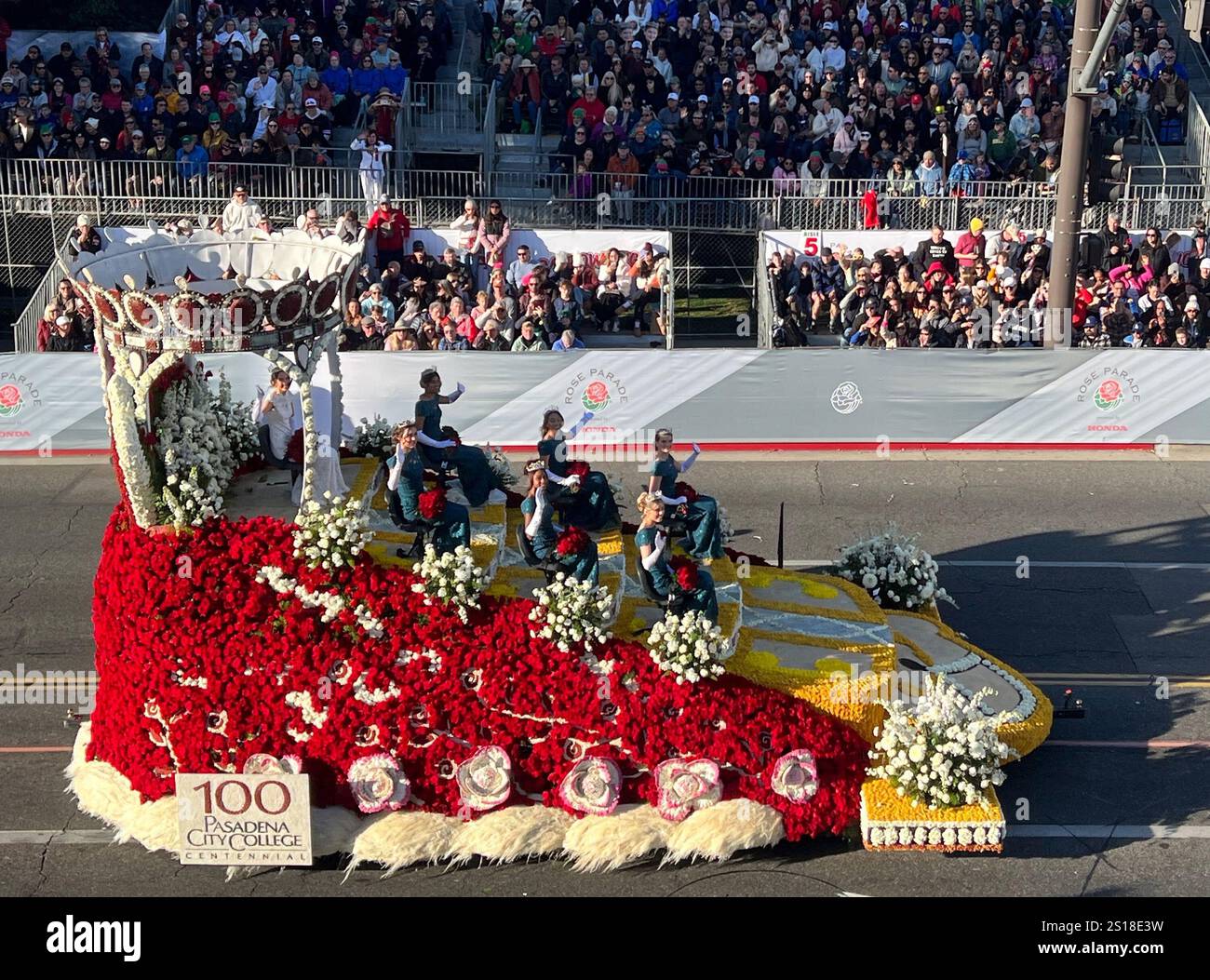 Rose parade 2025 hi-res stock photography and images - Alamy