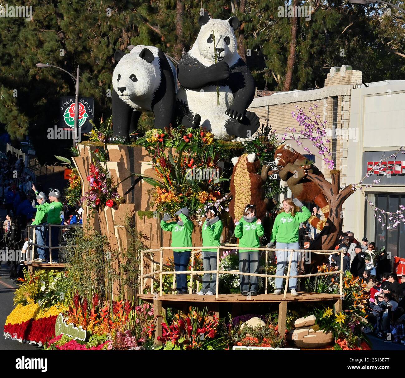 Pasadena, United States. 01st Jan, 2025. San Diego Zoo's "Friendship ...