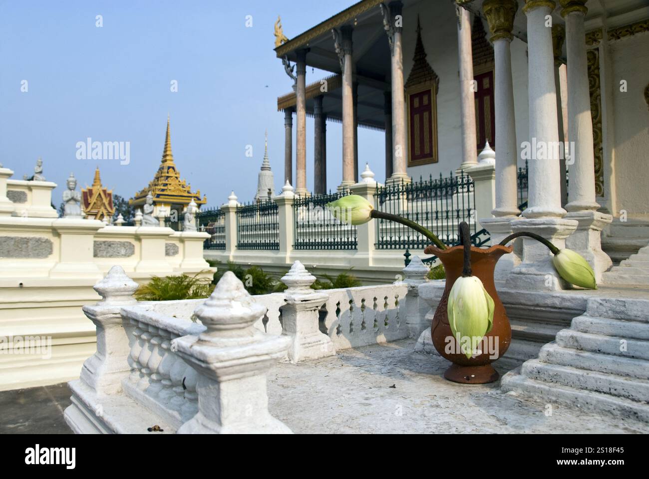 The Silver Pagoda (Wat Preah Keo) in the Royal Palace complex, Phnom ...