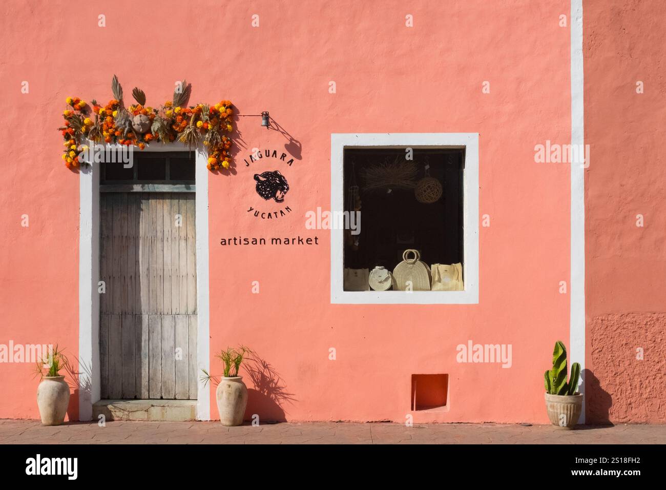 Craft boutique, Valladolid , Mexico Stock Photo - Alamy