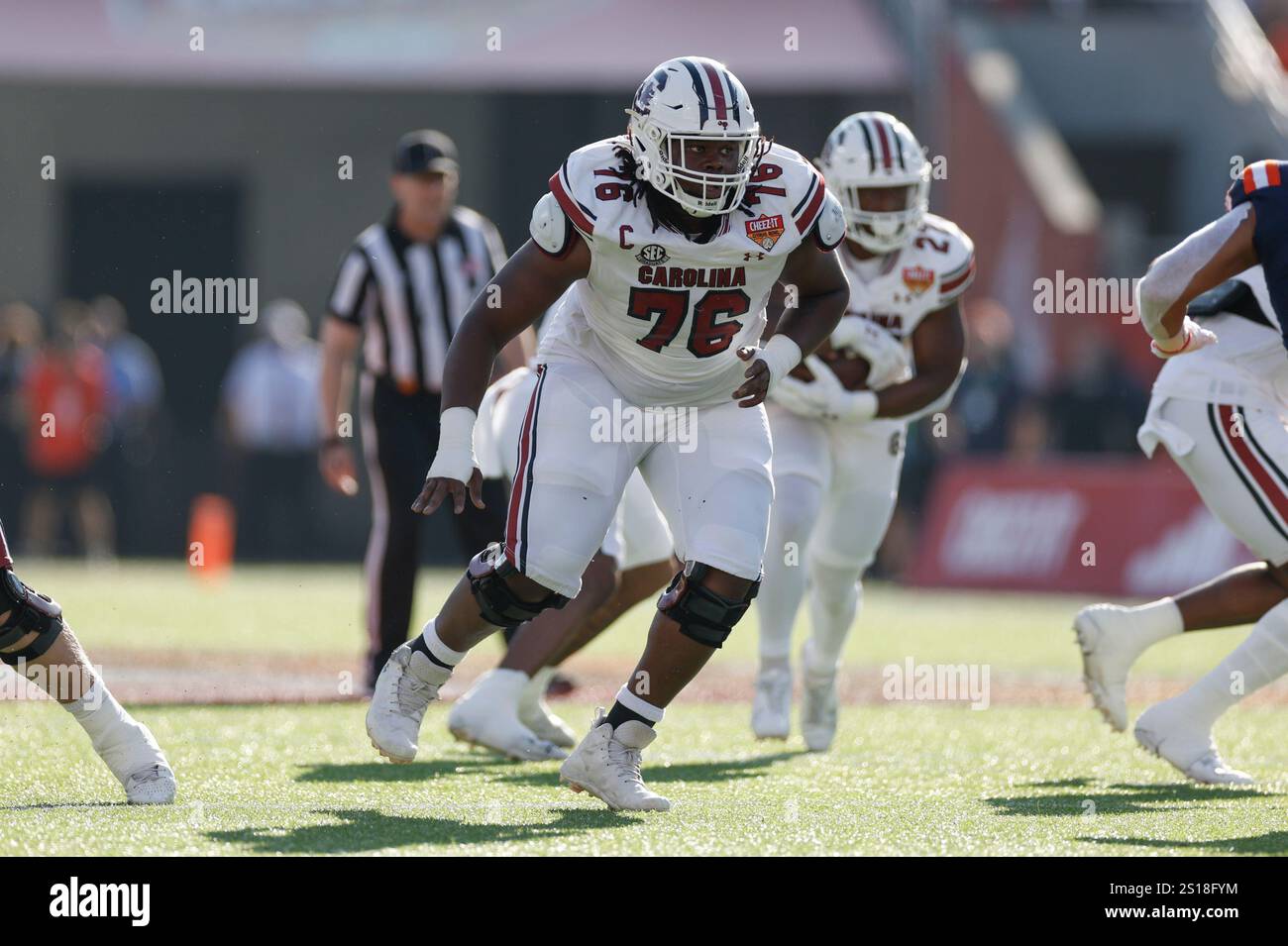 ORLANDO, FL - DECEMBER 31: South Carolina Gamecocks offensive lineman ...
