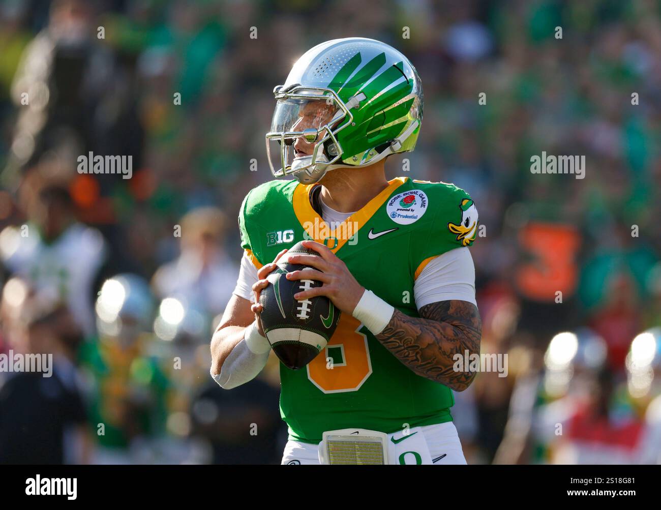 January 01, 2025 Oregon Ducks quarterback Dillon Gabriel (8) drops back ...