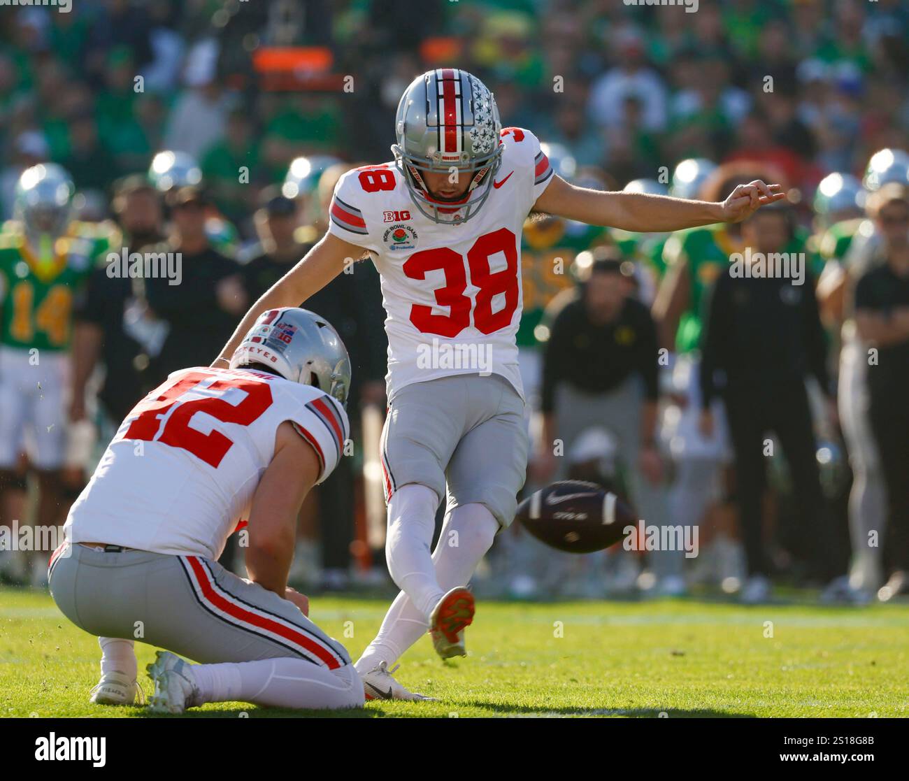 Pasadena, California, USA. 01st Jan, 2025. Ohio State Buckeyes place ...