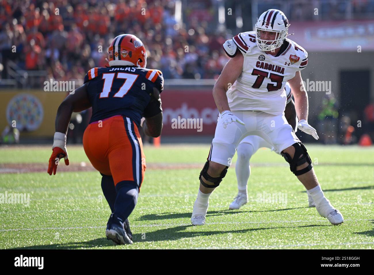 South Carolina offensive lineman Cason Henry (75) sets up to block ...