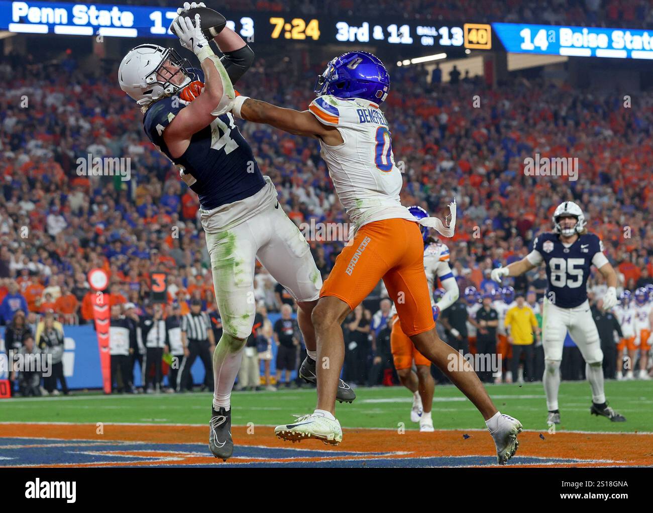GLENDALE, AZ - DECEMBER 31: Penn State Nittany Lions tight end Tyler ...