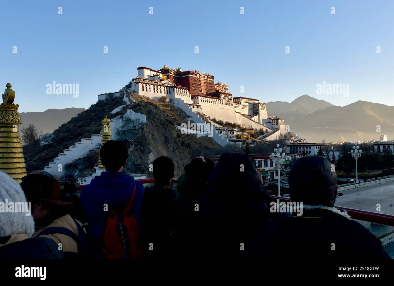 Lhasa,China.1st January 2025. The sun rises over the landmark Potala ...