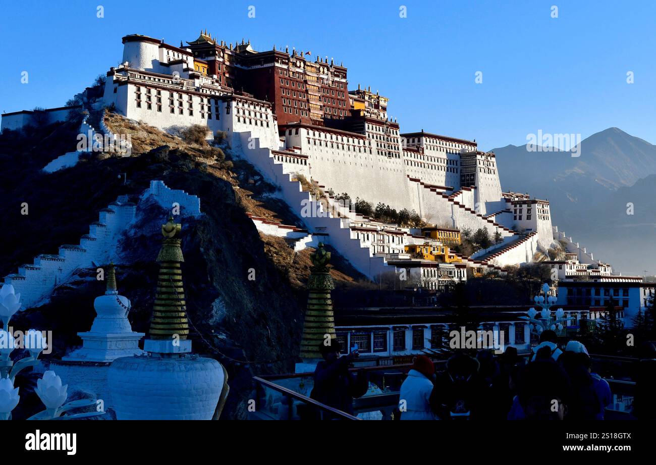 Lhasa,China.1st January 2025. The sun rises over the landmark Potala ...