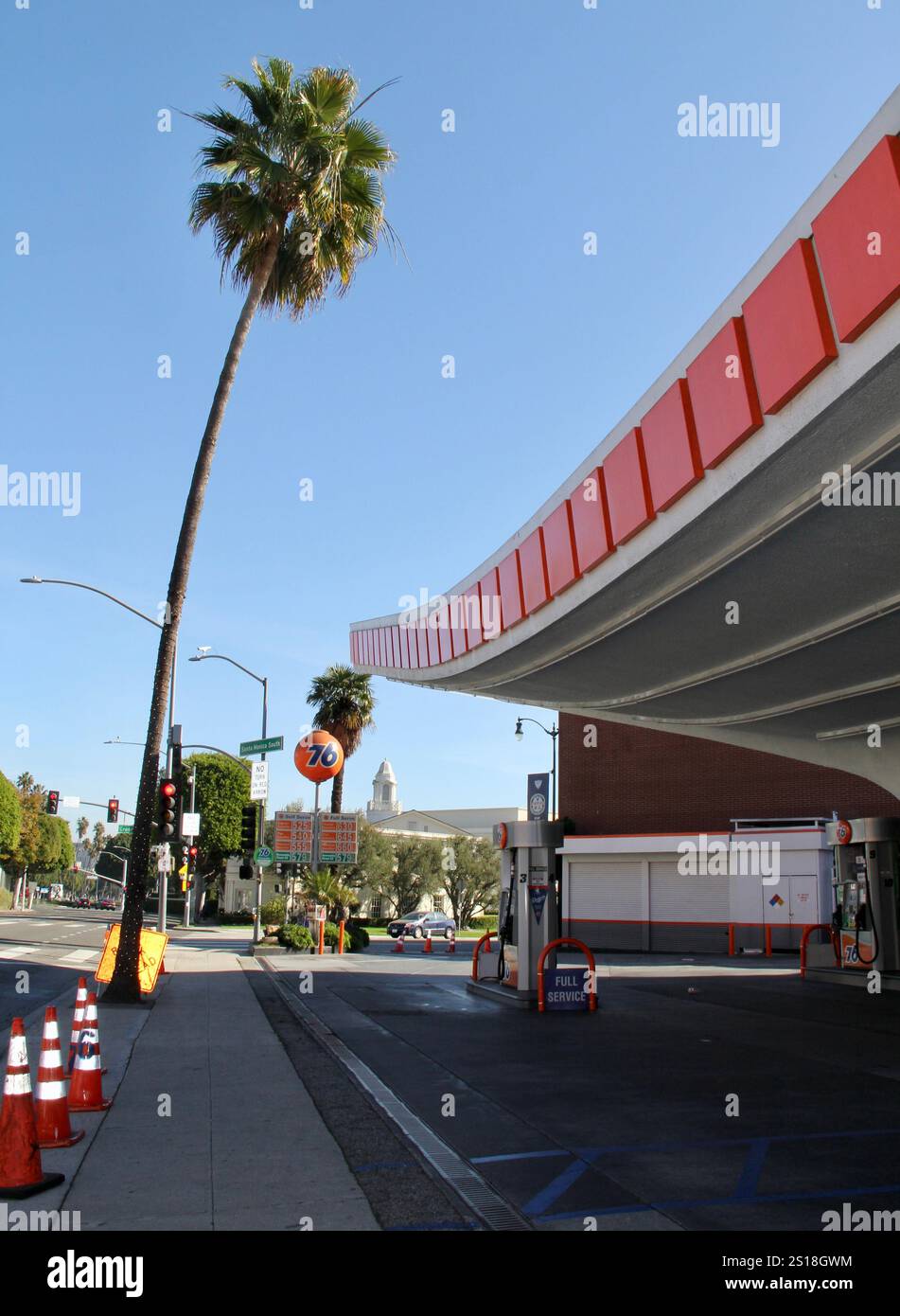 Mid Century 76 Gas Station Beverly Hills CA Googie MCM Atomic ...