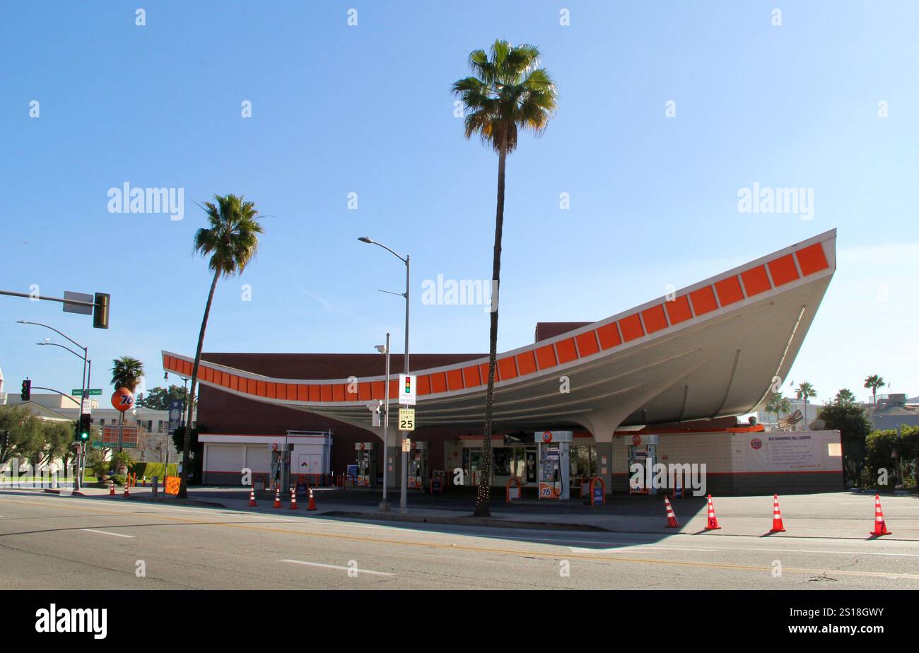Mid Century 76 Gas Station Beverly Hills CA Googie MCM Atomic ...