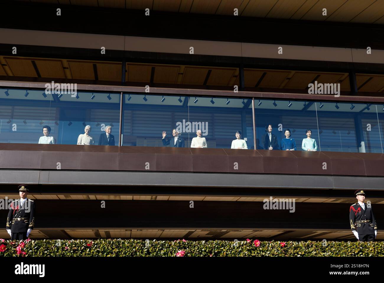 Tokyo, Japan. 2nd Jan, 2025. EMPEROR NARUHITO of Japan (C) and members ...