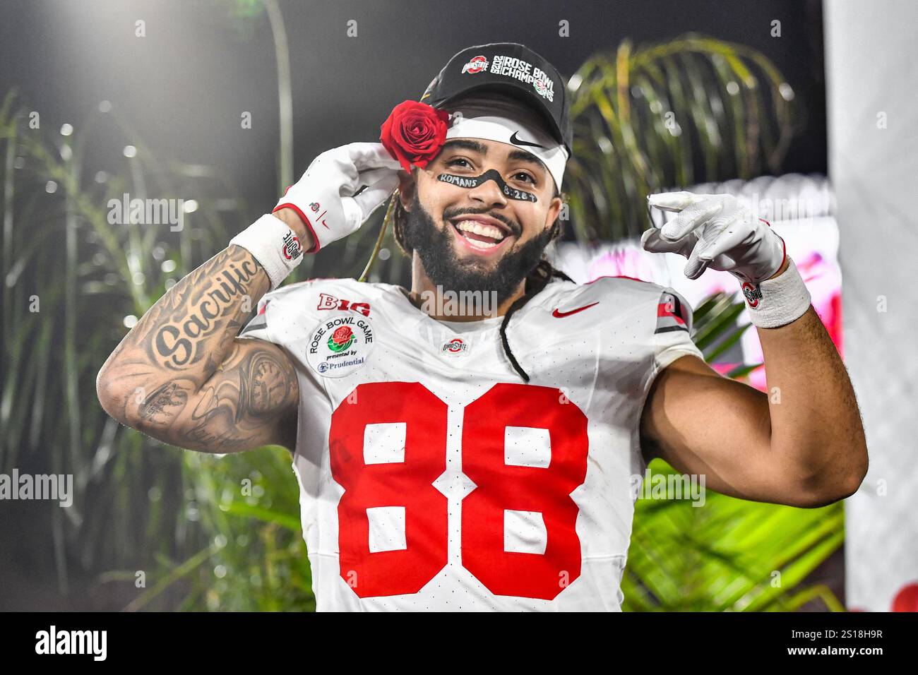 January 1, 2025 Pasadena, CA.Ohio State Buckeyes tight end Gee Scott Jr ...