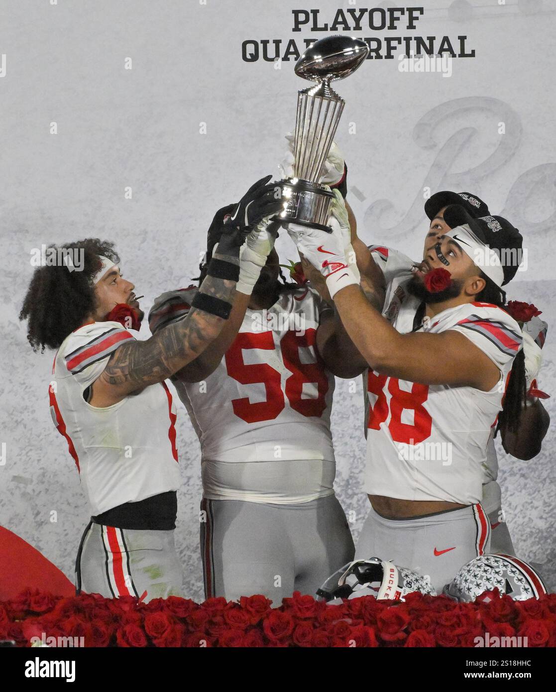 Pasadena, United States. 01st Jan, 2025. Ohio State Buckeyes defensive ...