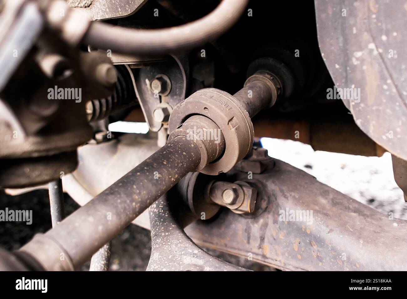 Balance rubber of front axle shaft in the vehicle engine powertrain ...