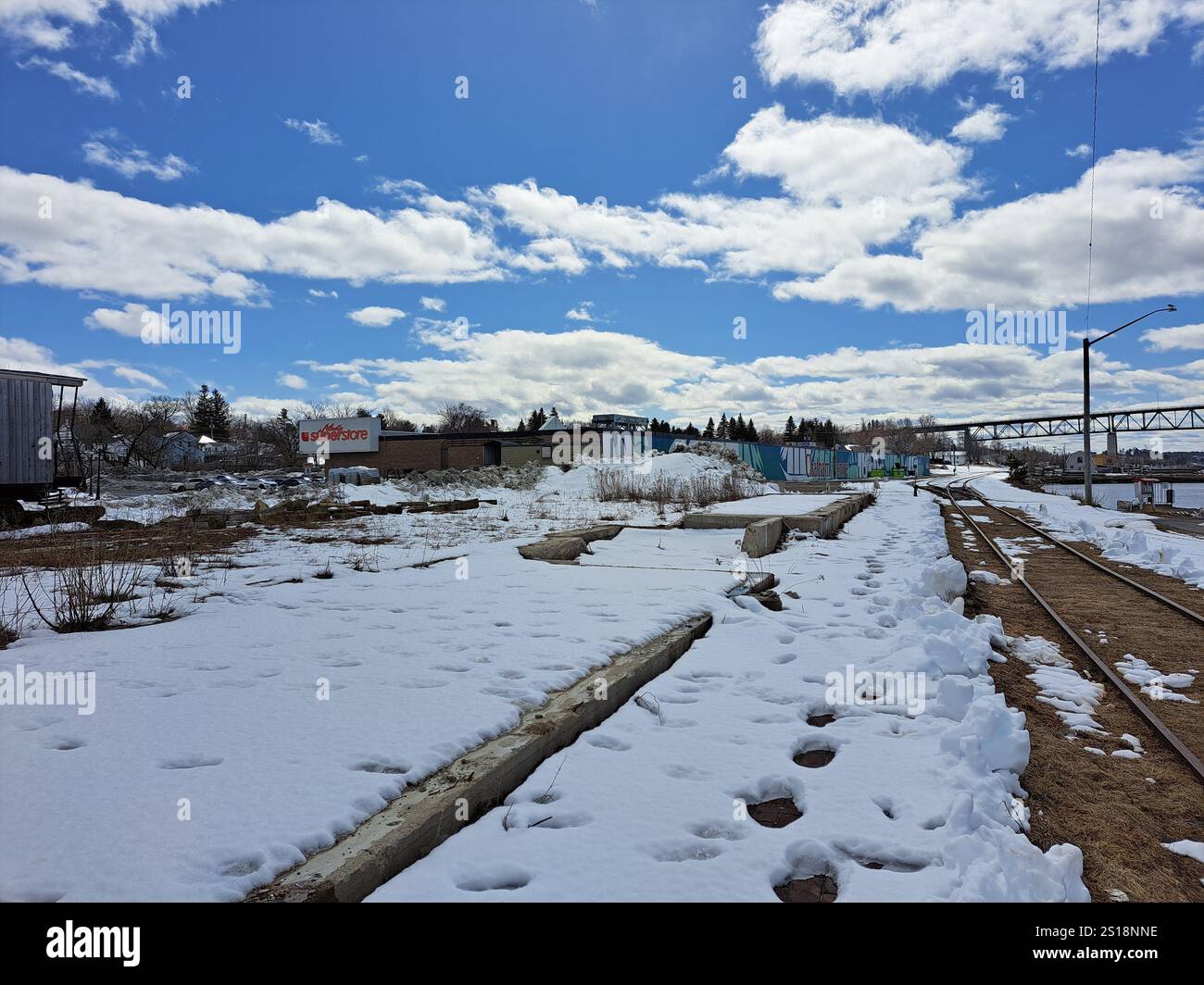 New tracks in north hi-res stock photography and images - Alamy