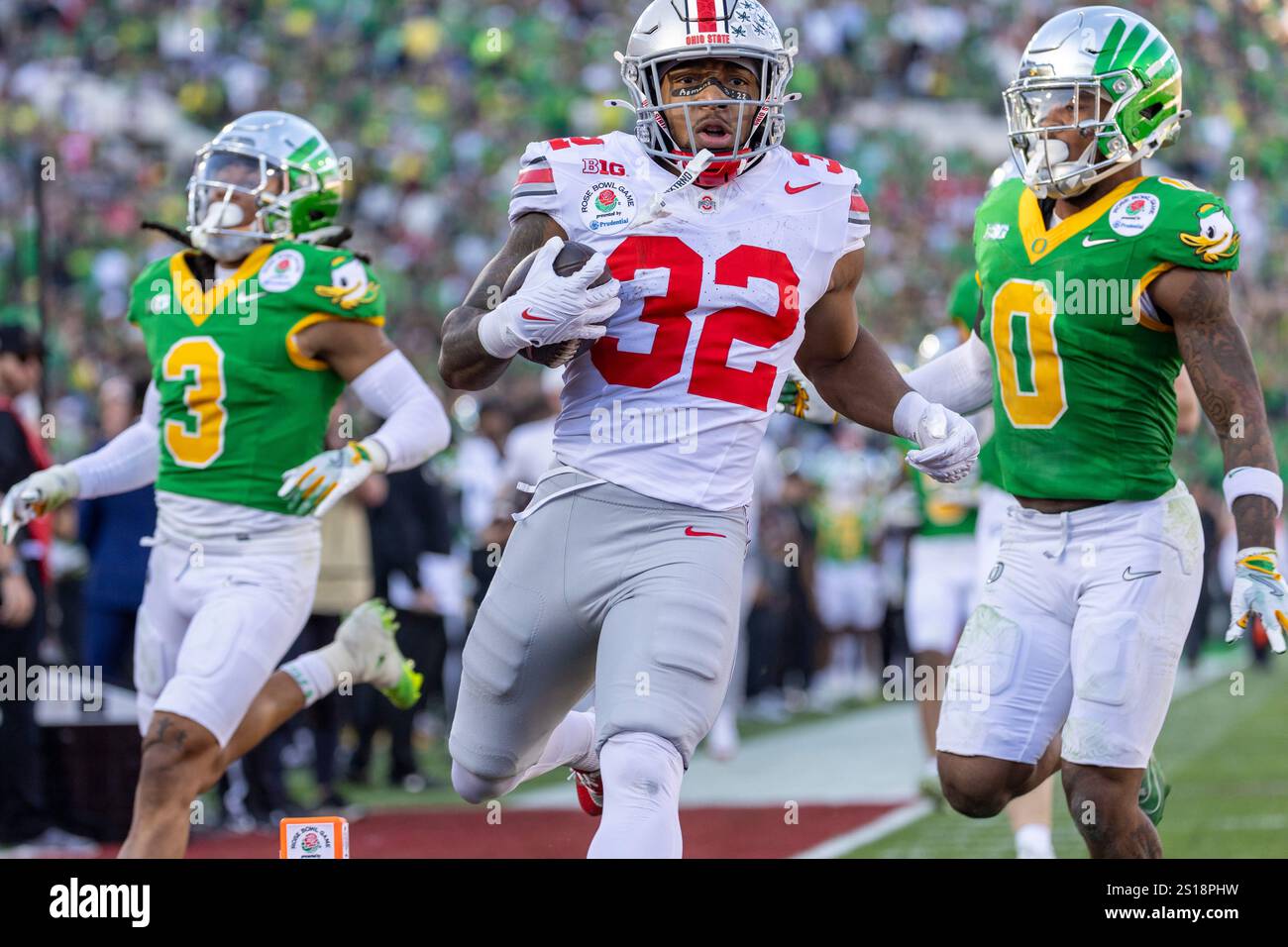 Los Angeles, United States. 01st Jan, 2025. Ohio State running back ...