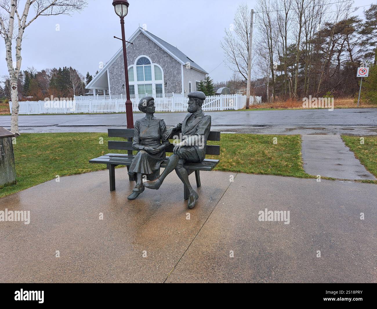 Alexander Graham Bell and his wife Mabel (Hubbard) Bell statue in ...