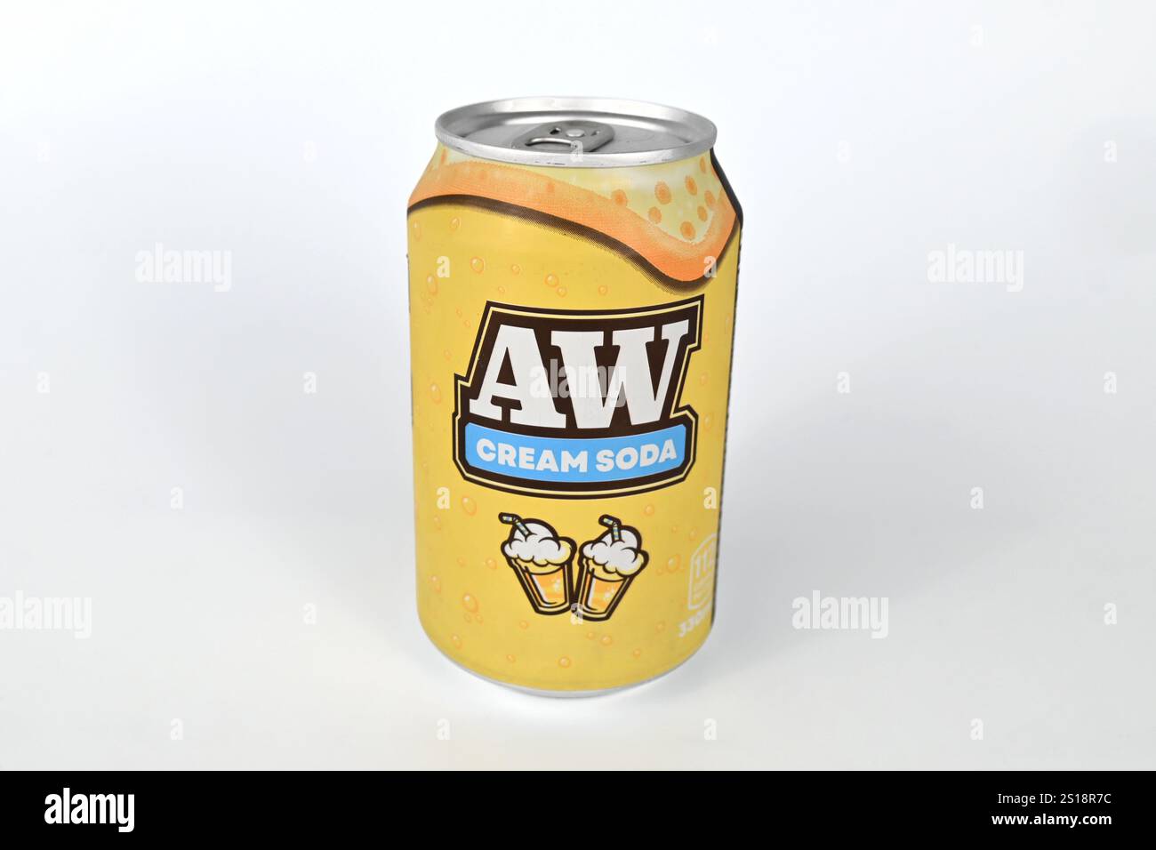 Beverage can supermarket hi-res stock photography and images - Alamy