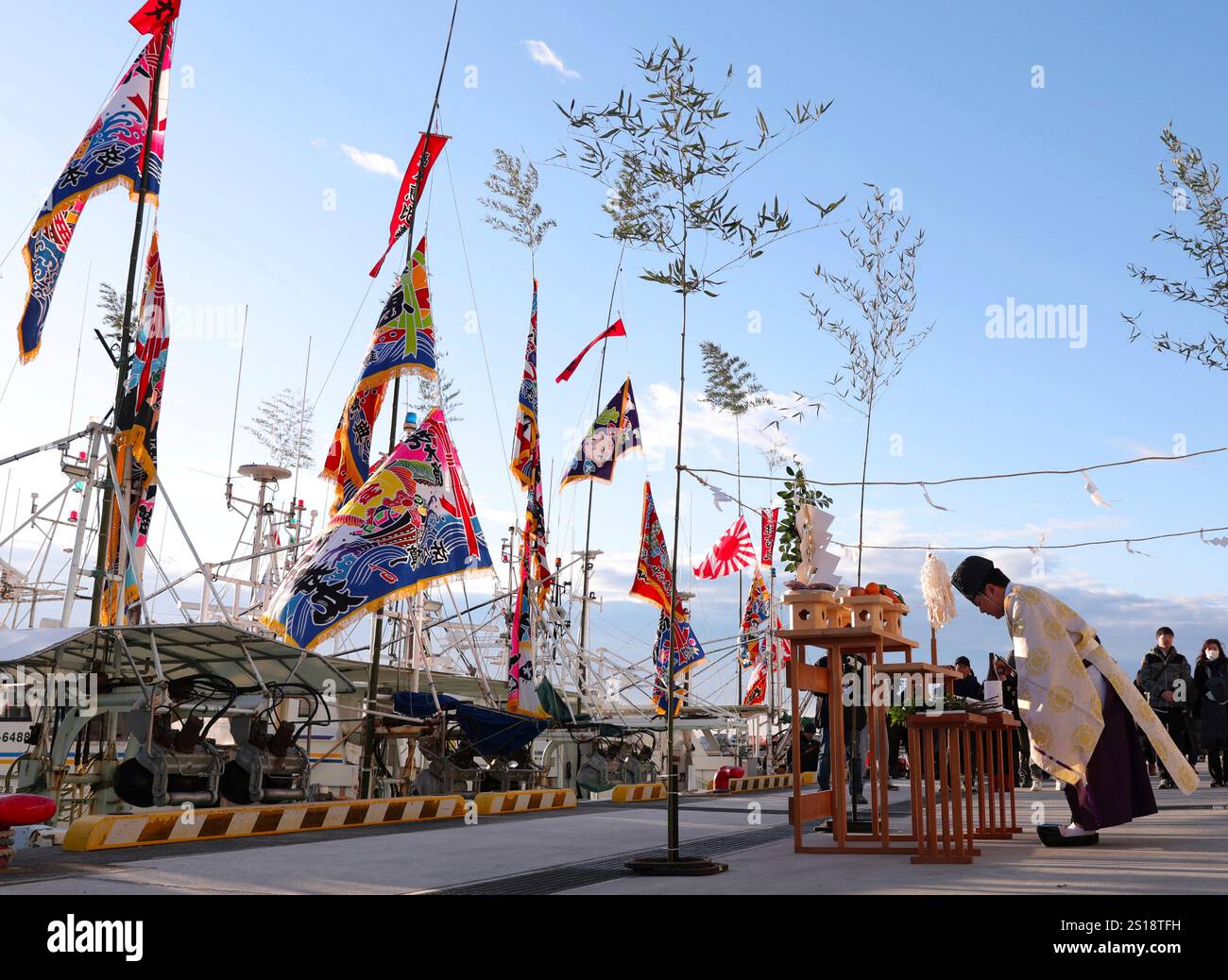 The New Year's ceremony for fishing boats is held at Ukedo Fishing Port ...