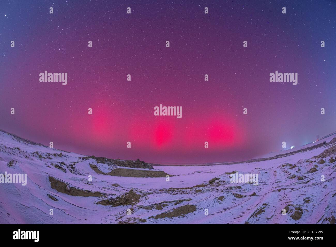 (250102) -- HARBIN, Jan. 2, 2025 (Xinhua) -- This photo taken on Jan. 2 ...