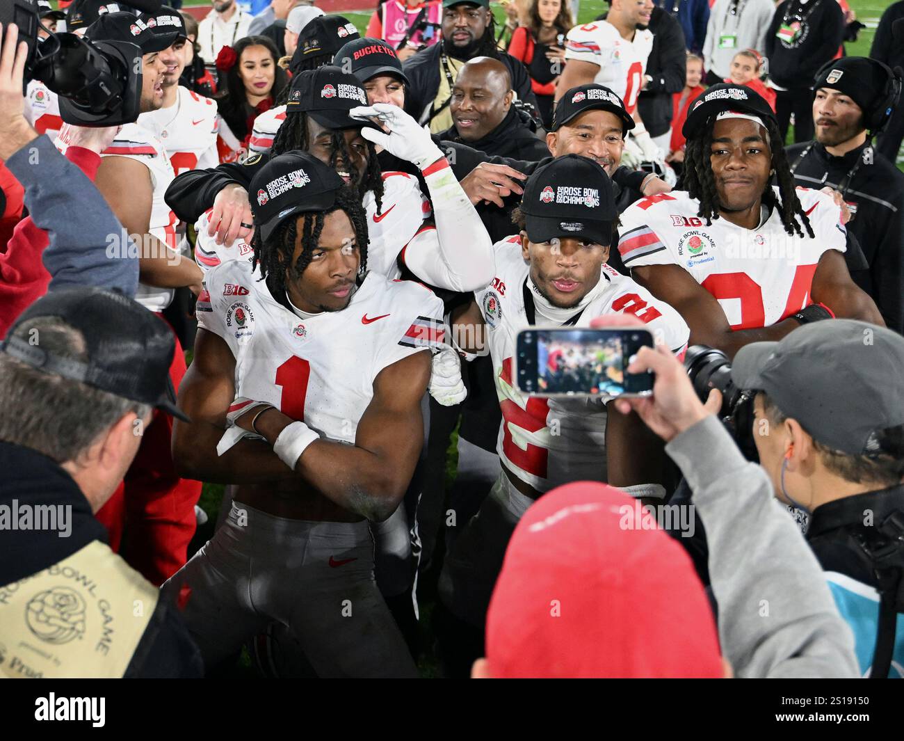 PASADENA, CA - JANUARY 01: Cornerback Davison Igbinosun #1 and Safety ...